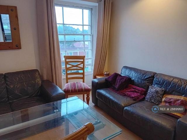 3 bedroom flat to rent