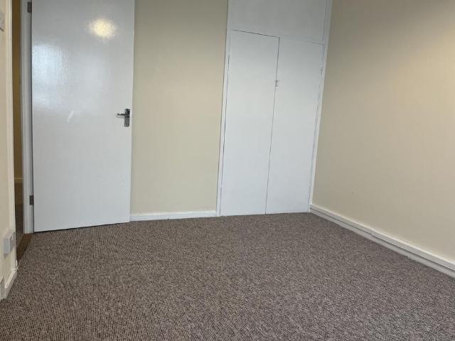 3 bedroom flat to rent