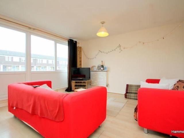3 bedroom flat to rent