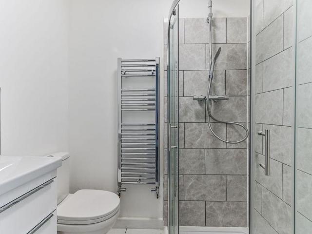 3 bedroom flat to rent