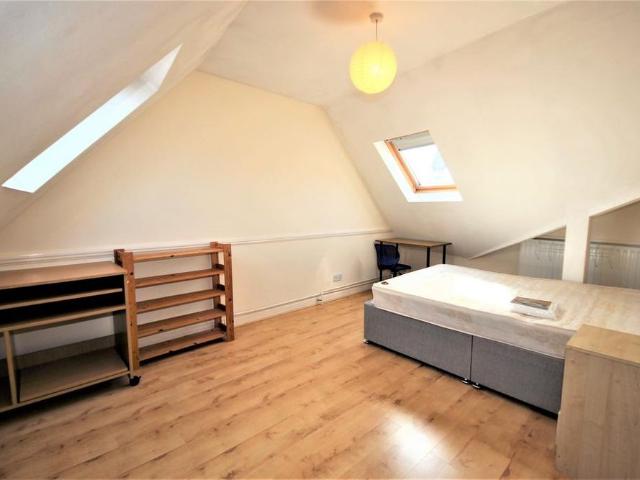 3 bedroom flat to rent