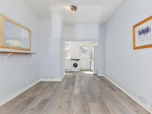 3 bedroom flat to rent