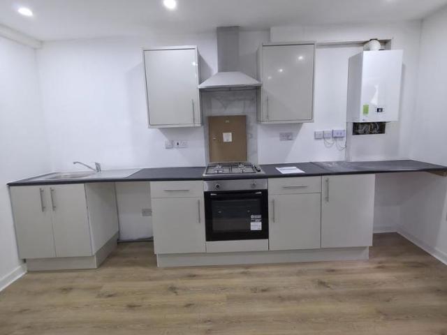 3 bedroom flat to rent