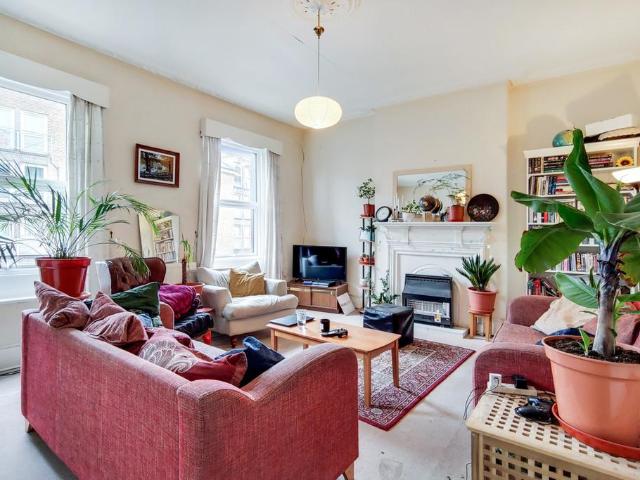 3 bedroom flat to rent
