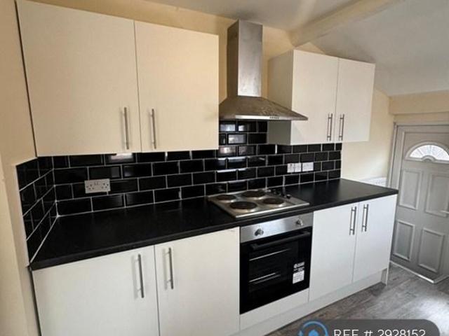 3 bedroom flat to rent