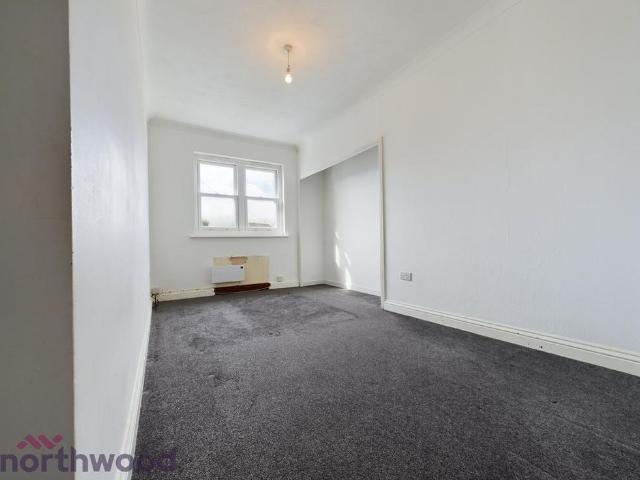3 bedroom flat to rent