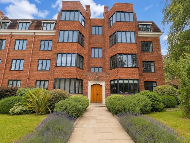 3 bedroom flat to rent
