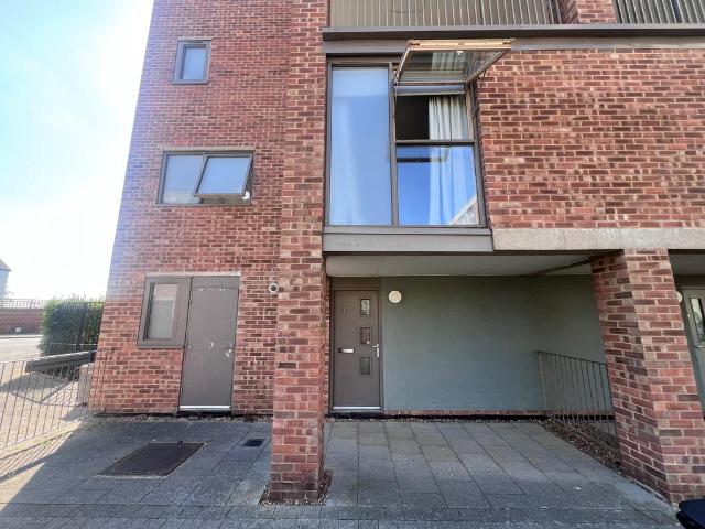 3 bedroom flat to rent