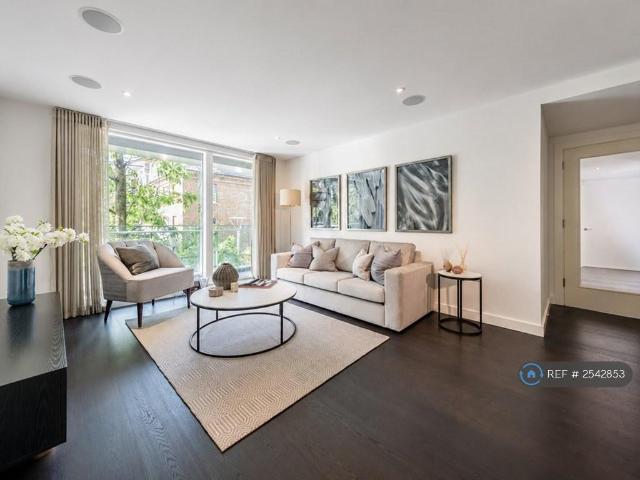 3 bedroom flat to rent