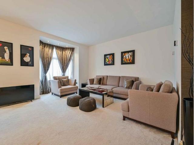 3 bedroom flat to rent