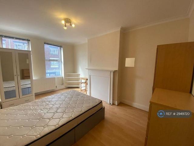 3 bedroom flat to rent