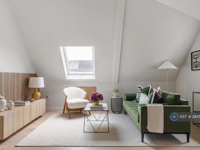 3 bedroom flat to rent