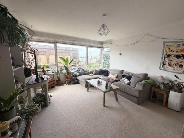 3 bedroom flat to rent
