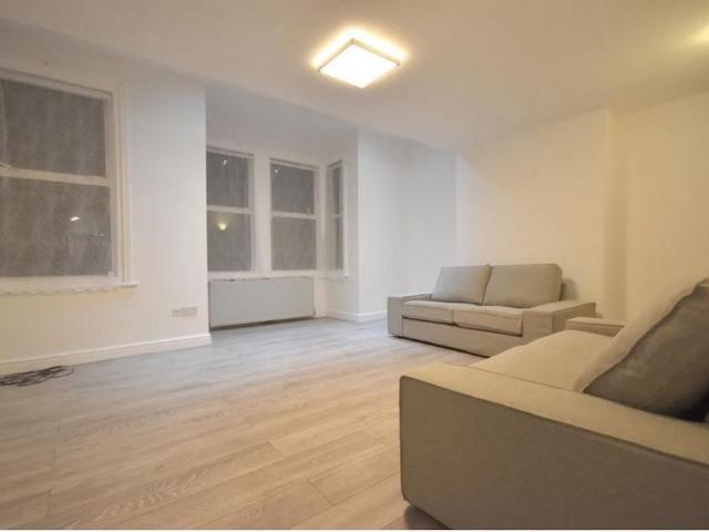 3 bedroom flat to rent