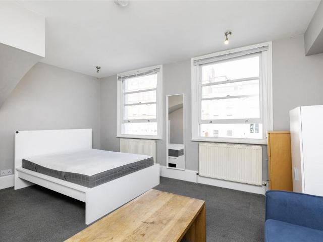 3 bedroom flat to rent