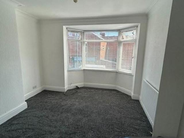 3 bedroom flat to rent