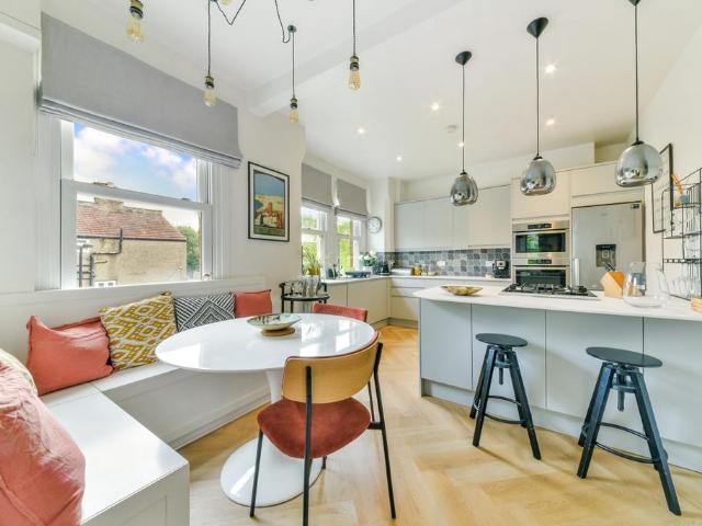 3 bedroom flat to rent