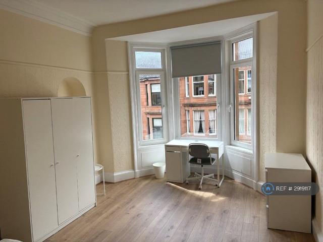 3 bedroom flat to rent