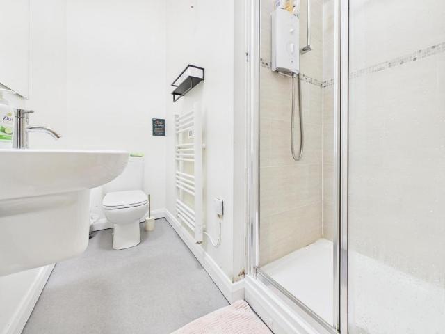 3 bedroom flat to rent