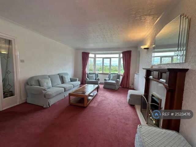3 bedroom flat to rent