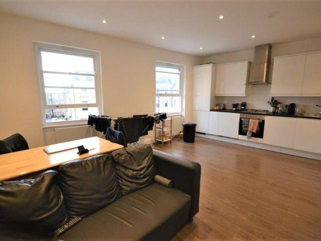 3 bedroom flat to rent