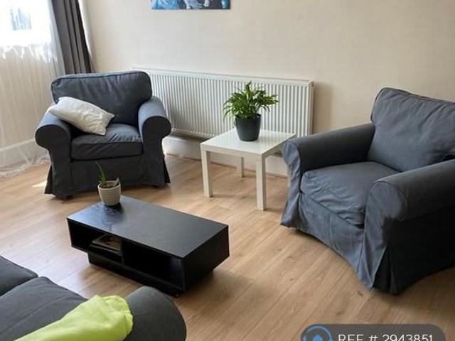 3 bedroom flat to rent