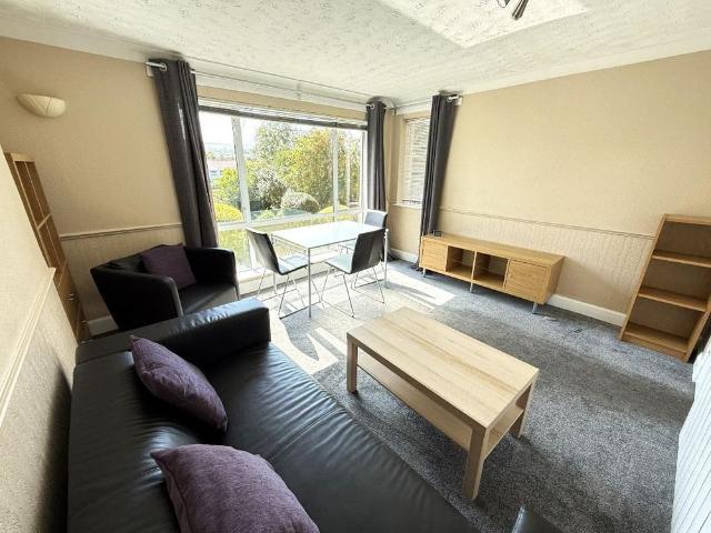 3 bedroom flat to rent