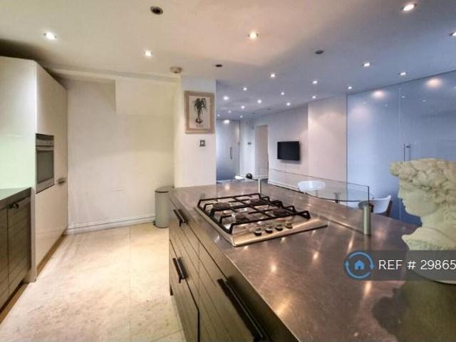 3 bedroom flat to rent