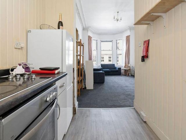 3 bedroom flat to rent
