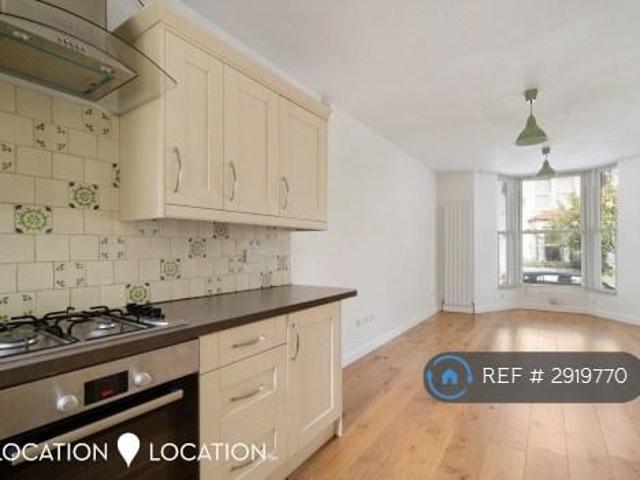 3 bedroom flat to rent