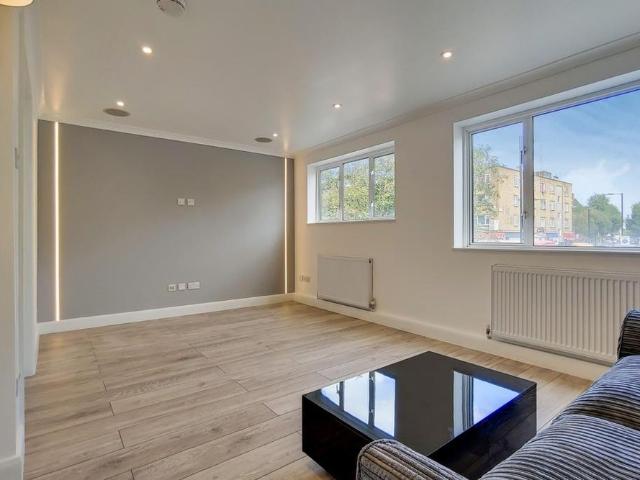 3 bedroom flat to rent