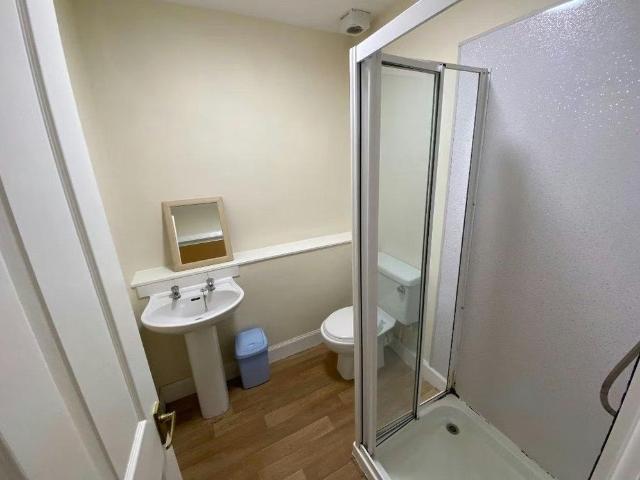 3 bedroom flat to rent
