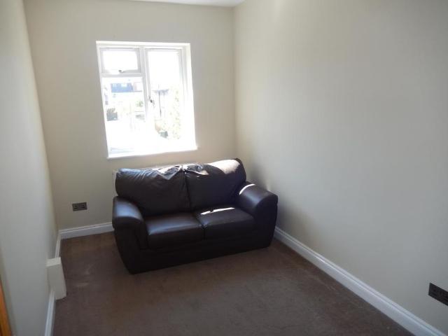 3 bedroom flat to rent