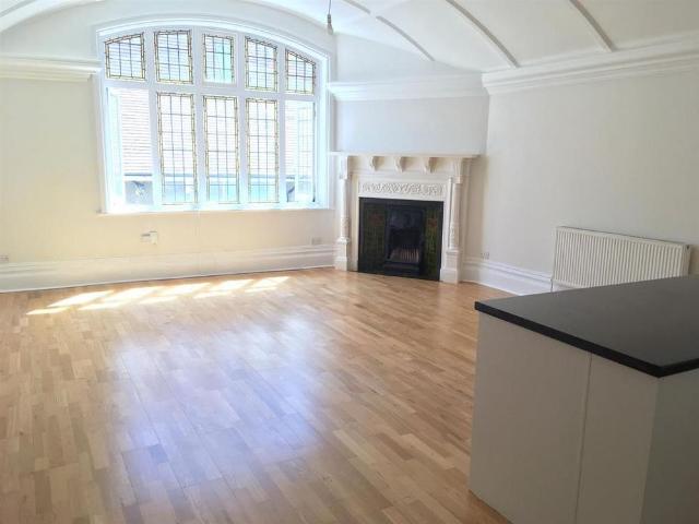 3 bedroom flat to rent