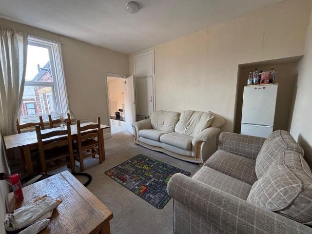 3 bedroom flat to rent