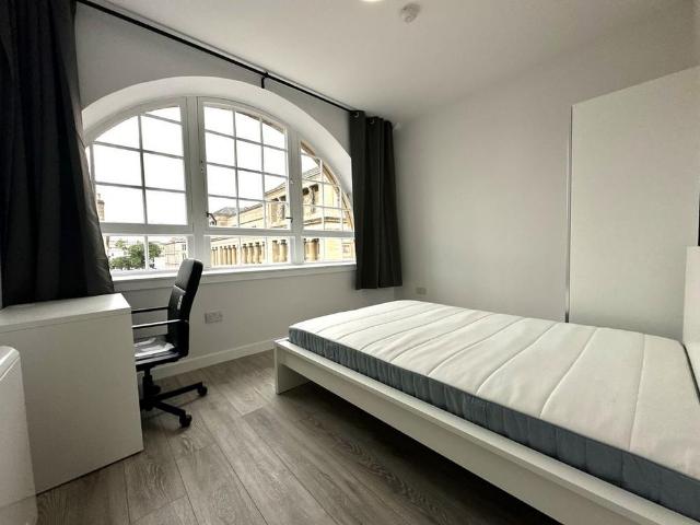 3 bedroom flat to rent
