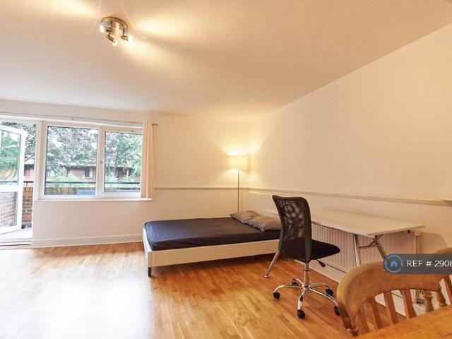 3 bedroom flat to rent