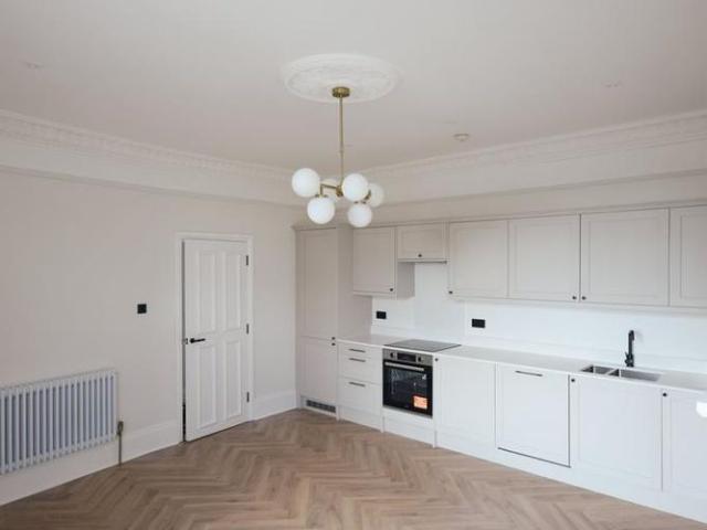 3 bedroom flat to rent