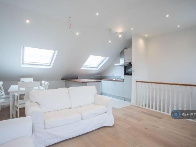 3 bedroom flat to rent