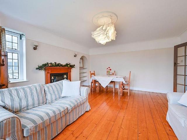 3 bedroom flat to rent