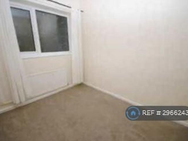 3 bedroom flat to rent