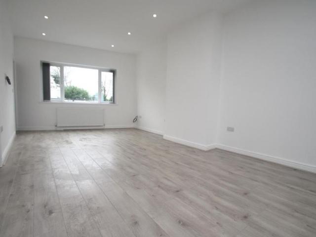 3 bedroom flat to rent