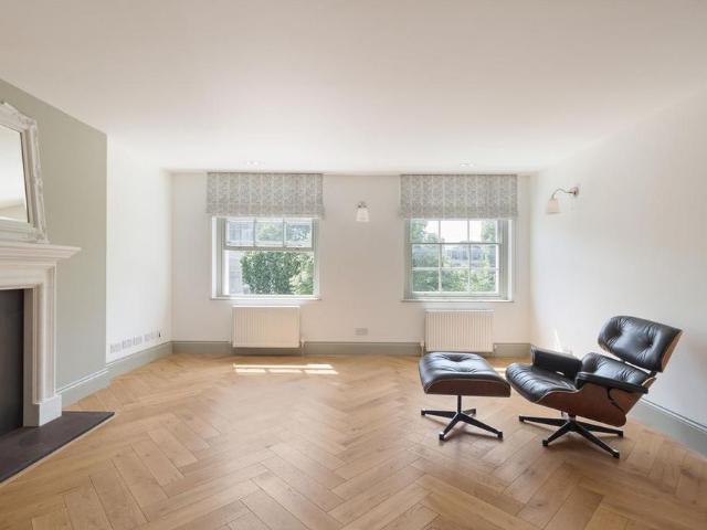 3 bedroom flat to rent