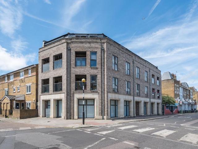 3 bedroom flat to rent