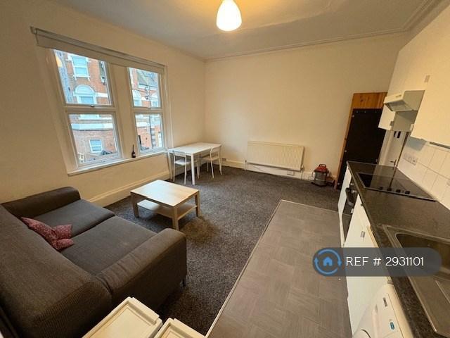 3 bedroom flat to rent