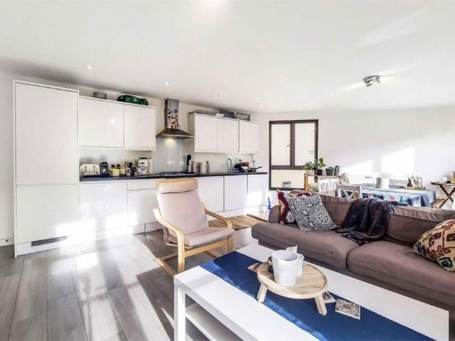3 bedroom flat to rent