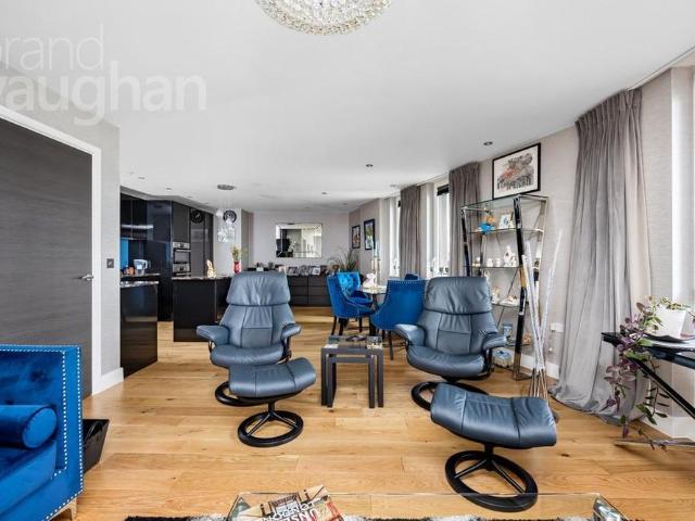 3 bedroom flat to rent