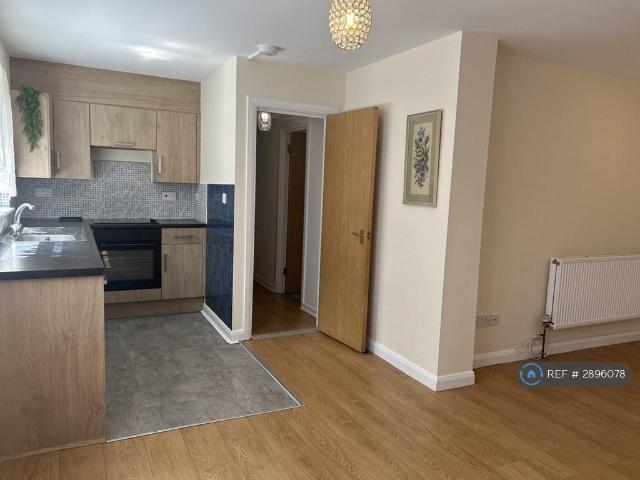 3 bedroom flat to rent