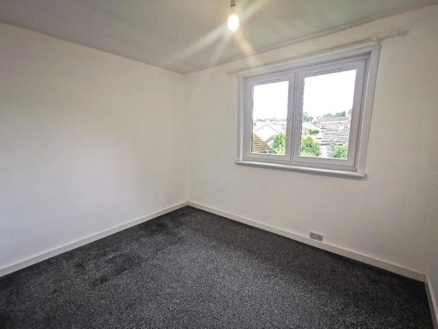 3 bedroom flat to rent