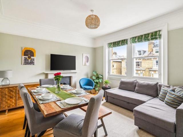 3 bedroom flat to rent